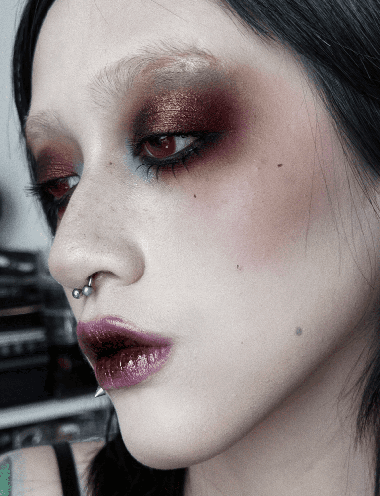 Grunge Makeup Ideas for an Effortlessly Edgy Look - Cassidy Lucille